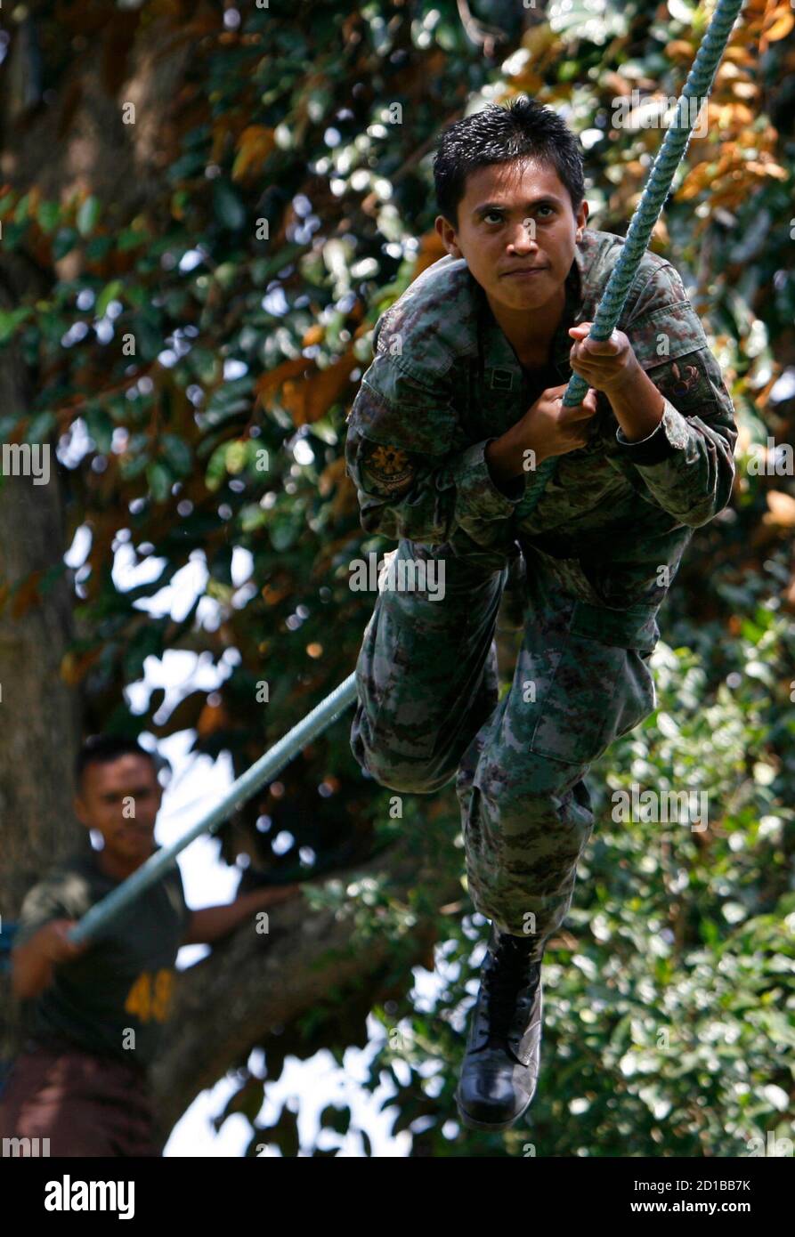 Women philippine national police special hi-res stock photography and ...