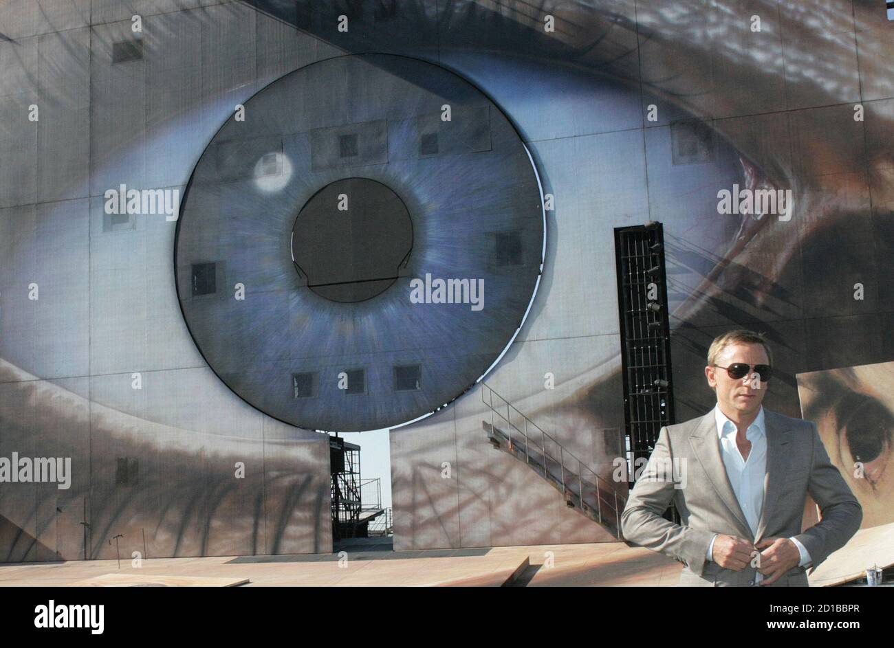 Quantum of solace movie lake hi-res stock photography and images - Alamy