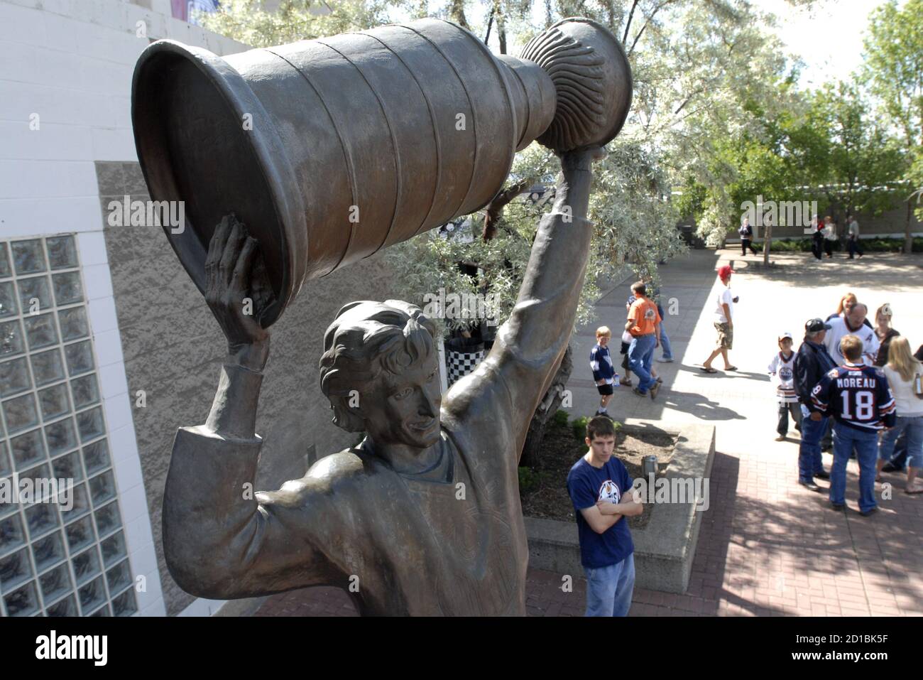 Wayne gretzky statue hi-res stock photography and images - Alamy