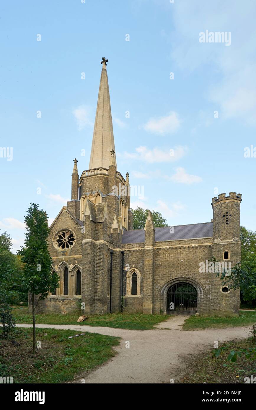 Old chapel abbney park cemetery hi-res stock photography and images - Alamy