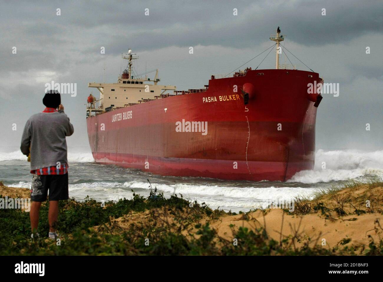 Running to sea operation hi-res stock photography and images - Alamy