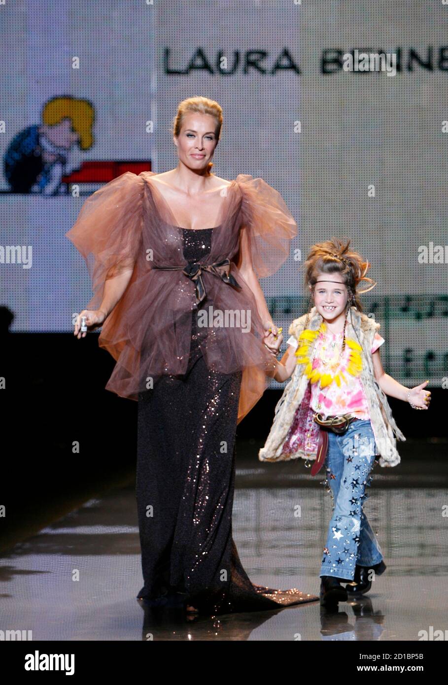 Frederique van der wal and daughter scyler pim klein hi-res stock ...