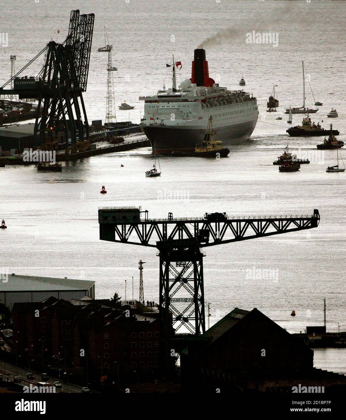 Qe2 launch 1967 hi-res stock photography and images - Alamy