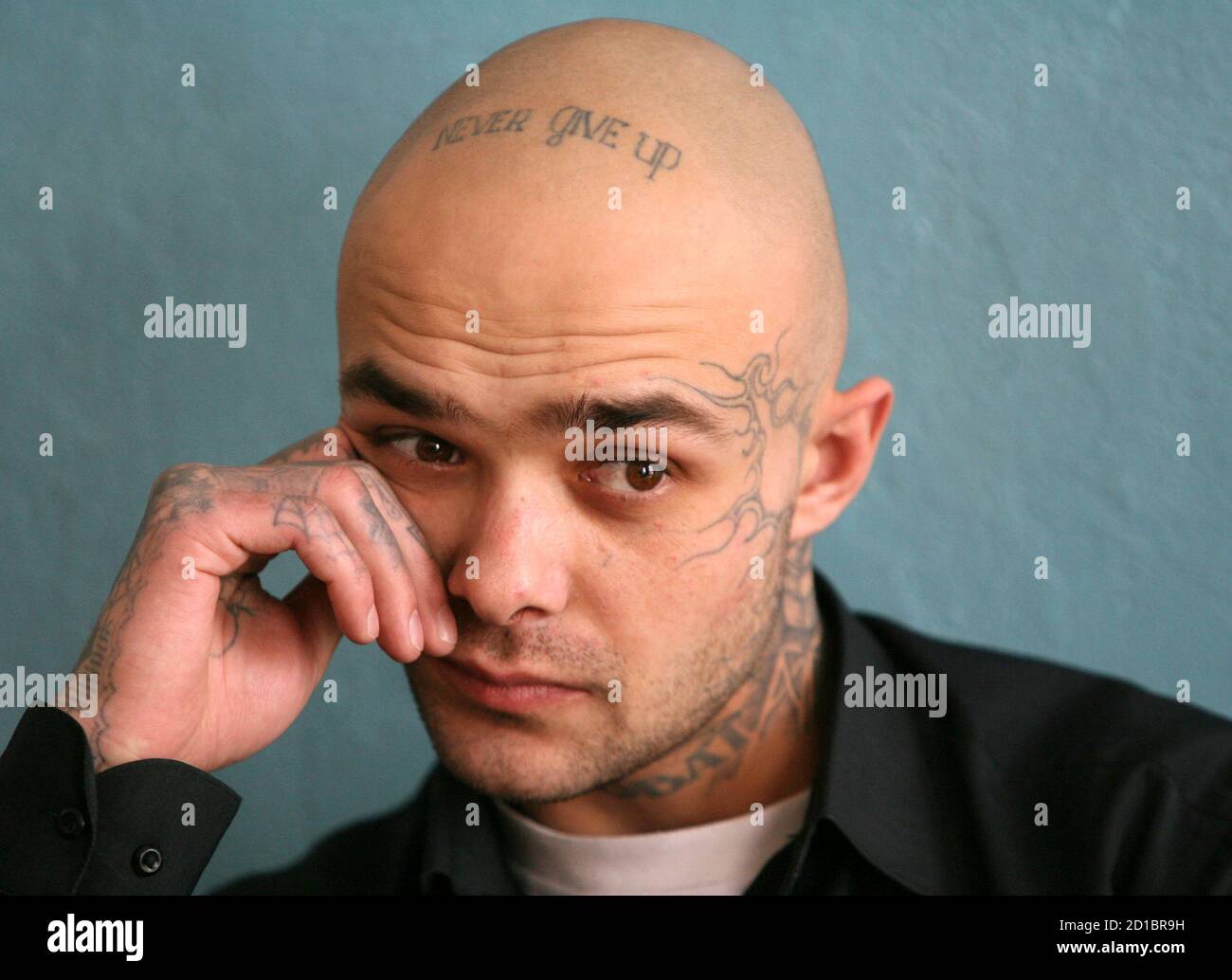 Prison tattoo hand hi-res stock photography and images - Alamy