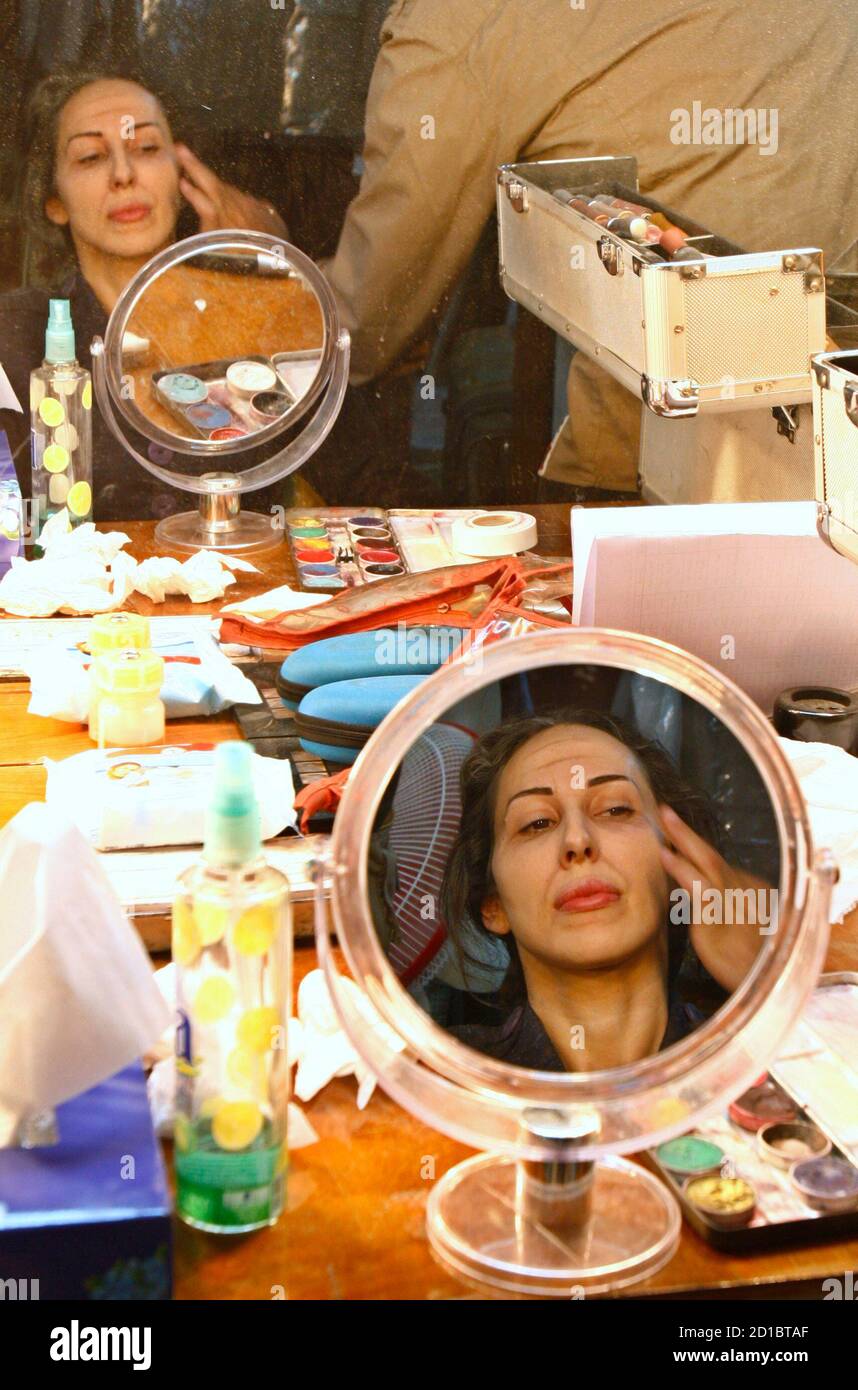 World war ii singer hi-res stock photography and images - Alamy