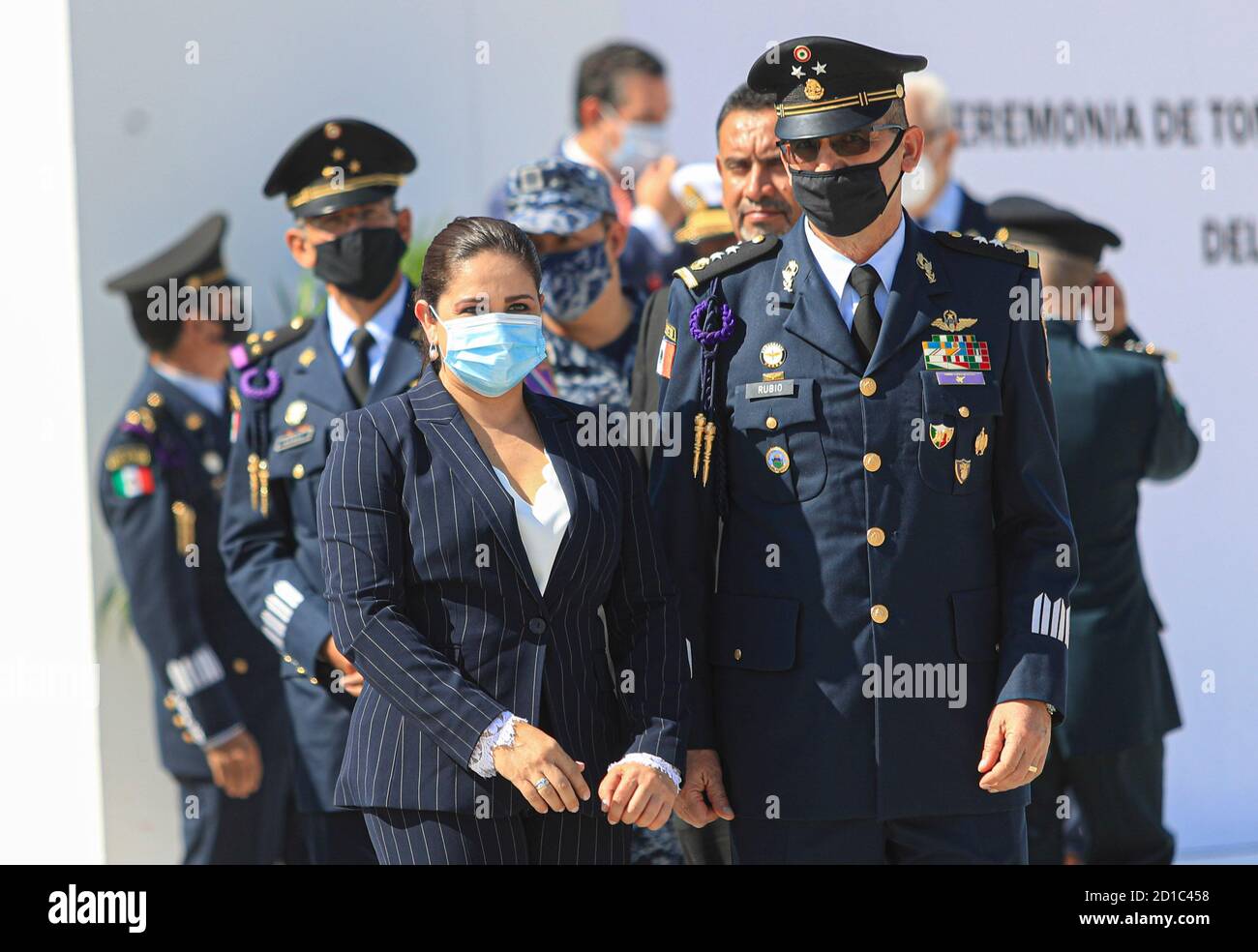 Célida López Cárdenas (L) mayor and general Oscar Rene Rubio, during ...