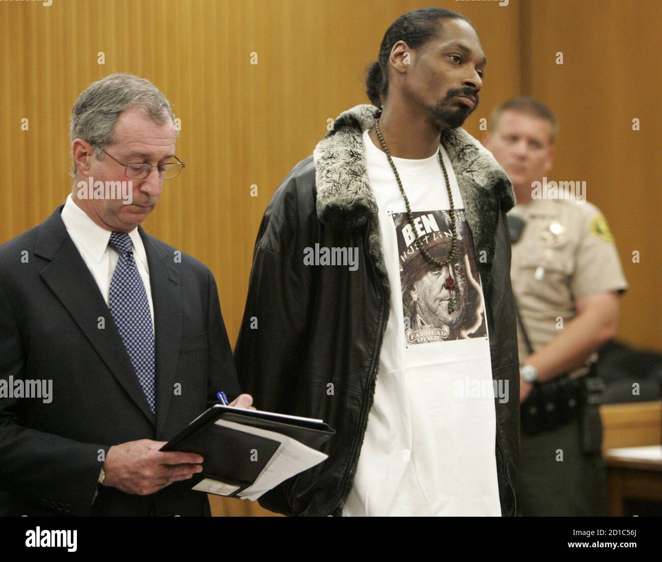 Suspended two year jail sentence hi-res stock photography and images ...