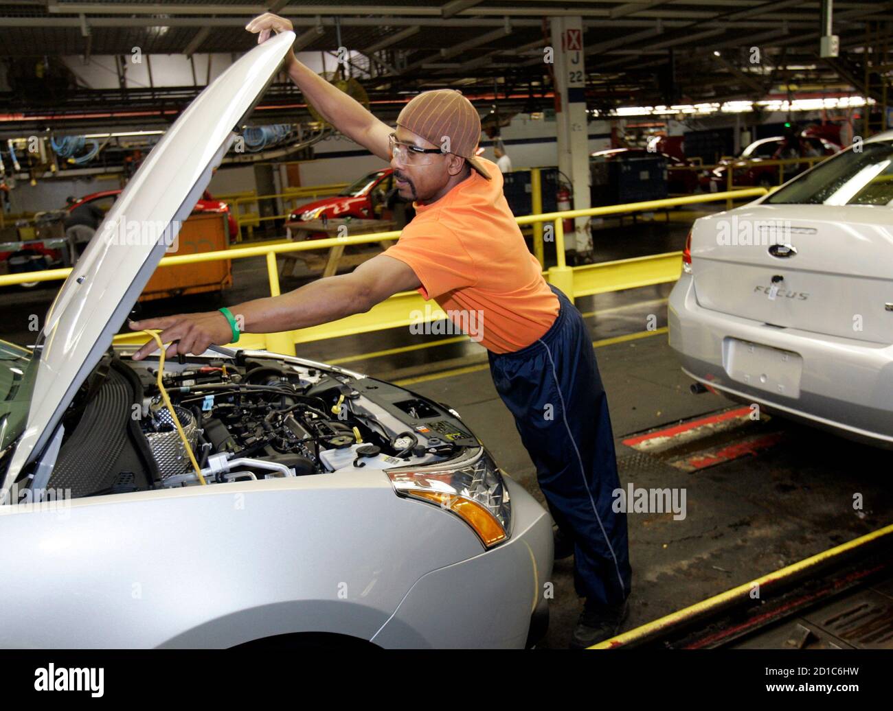 Ford motor company assembly hi-res stock photography and images - Alamy