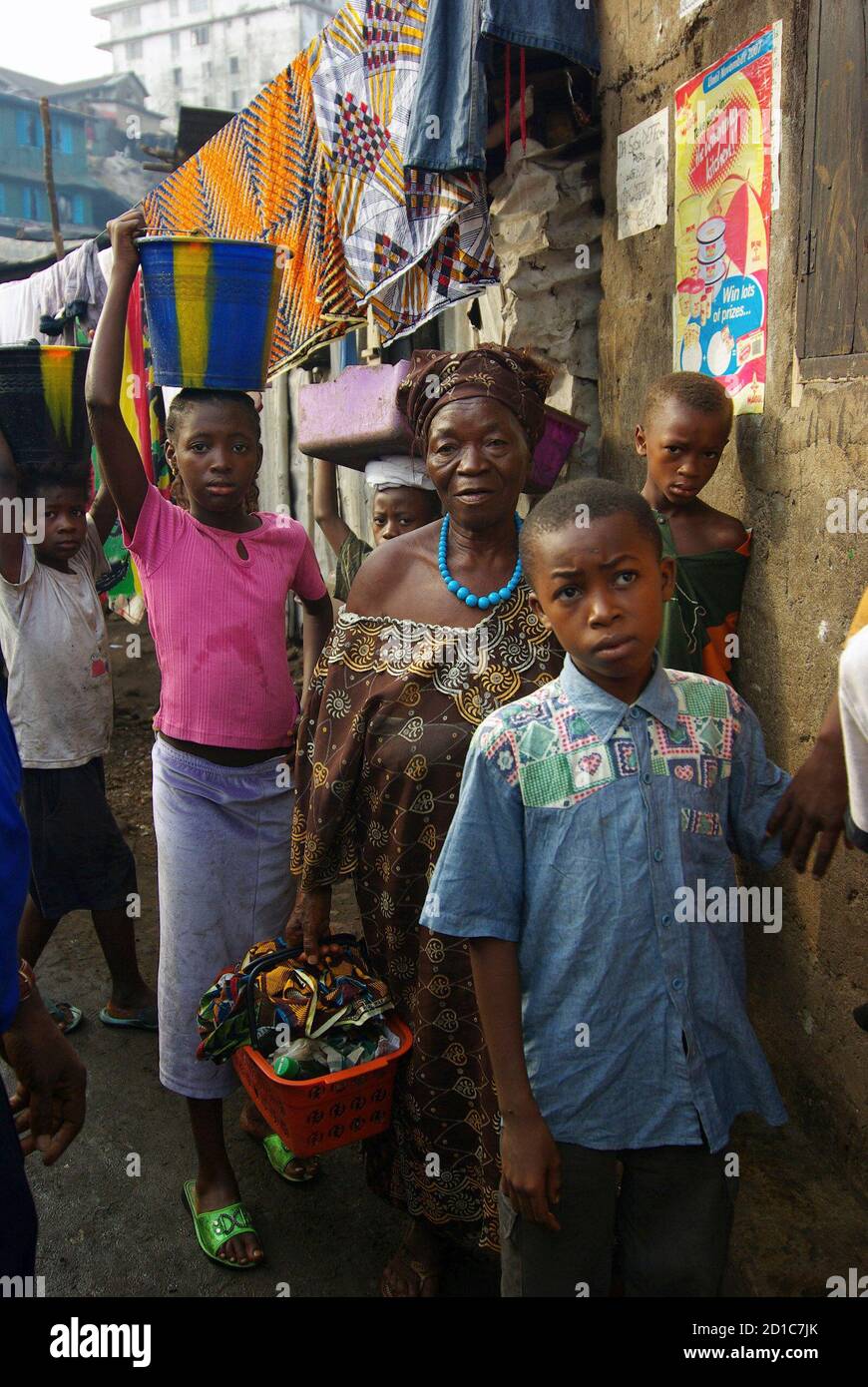 Mabella slum freetown sierra leone hi-res stock photography and images ...