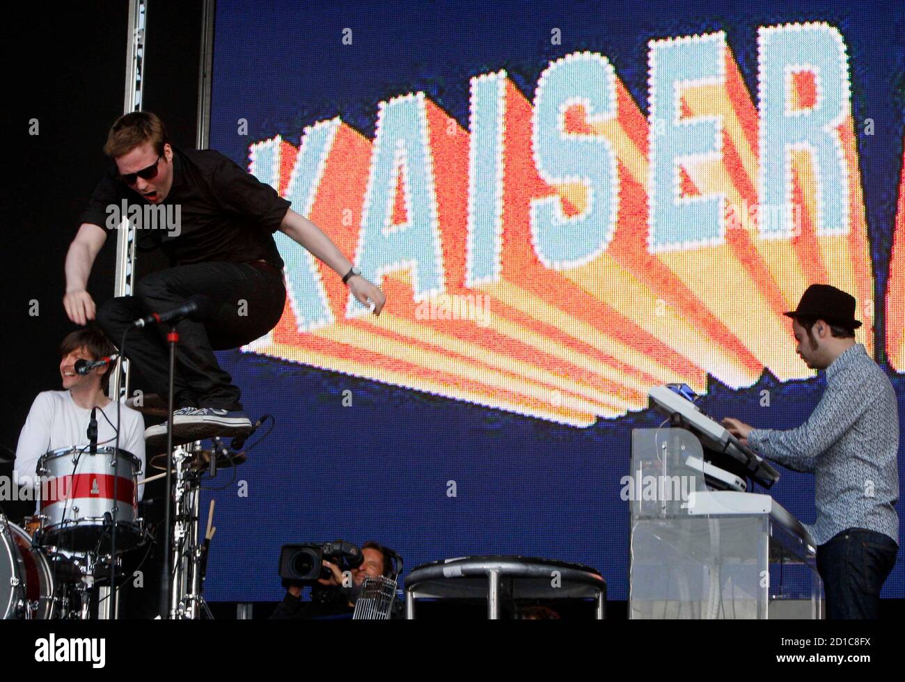 Nick hodgson kaiser chiefs hi-res stock photography and images - Alamy