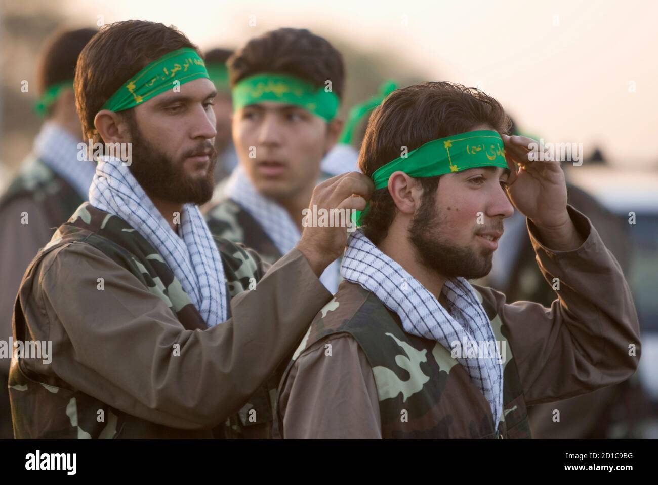 Iran basij militia hi-res stock photography and images - Alamy