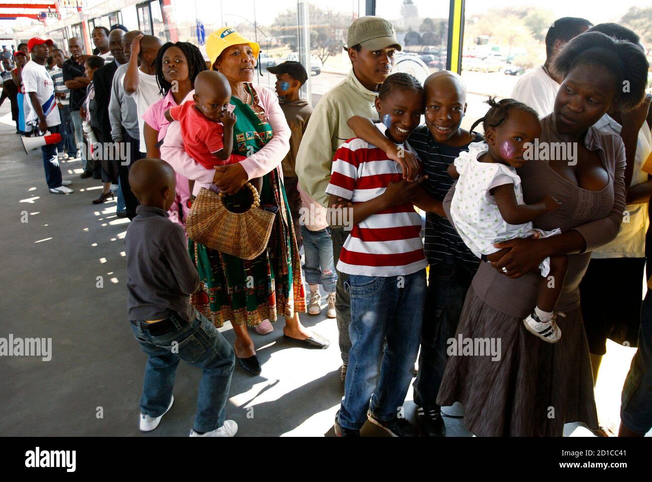 South africa taxi queue hi-res stock photography and images - Alamy