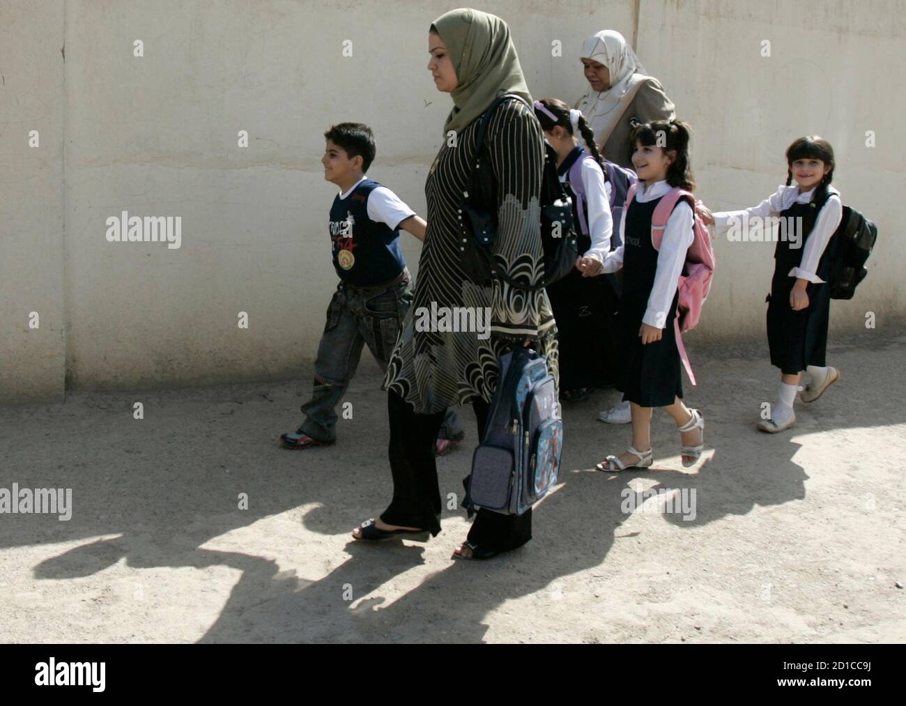 Iraqi women education hi-res stock photography and images - Alamy
