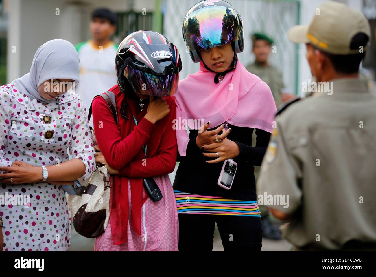 Muslim women in banda aceh hi-res stock photography and images - Alamy
