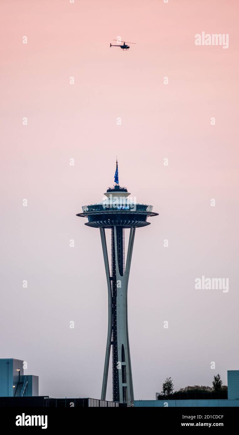 Helicopter flying washington hi-res stock photography and images - Alamy