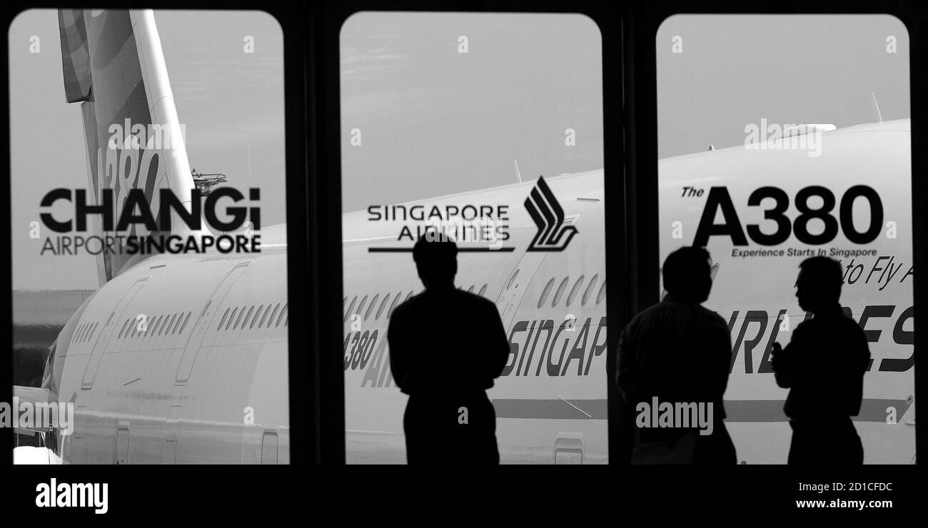 First flight of the airbus a380 Black and White Stock Photos & Images ...