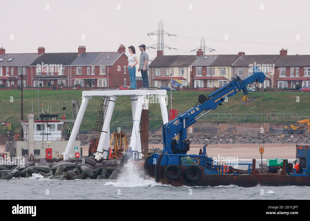 Sean henry couple hi-res stock photography and images - Alamy