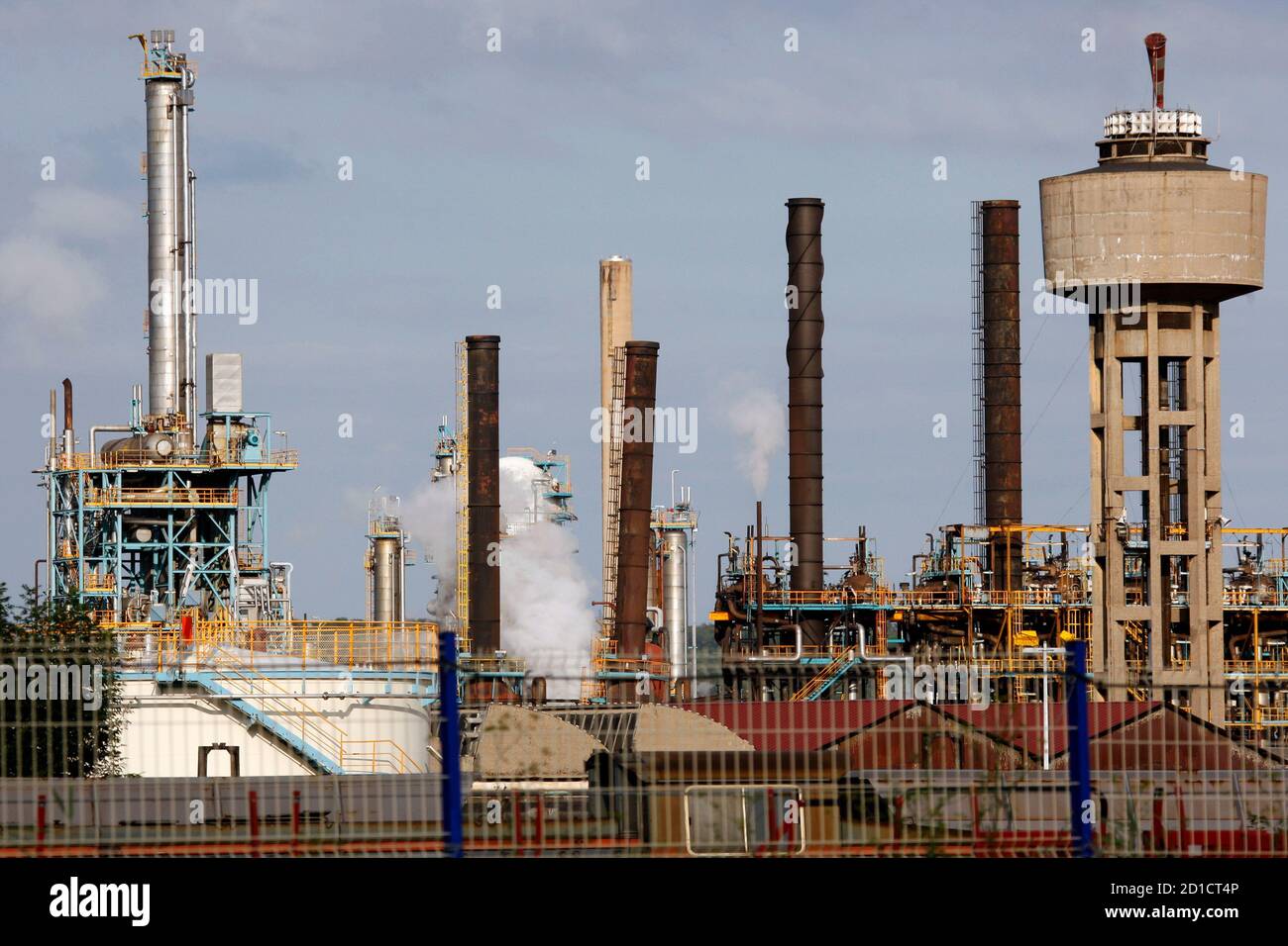 Giant cracker hi-res stock photography and images - Alamy