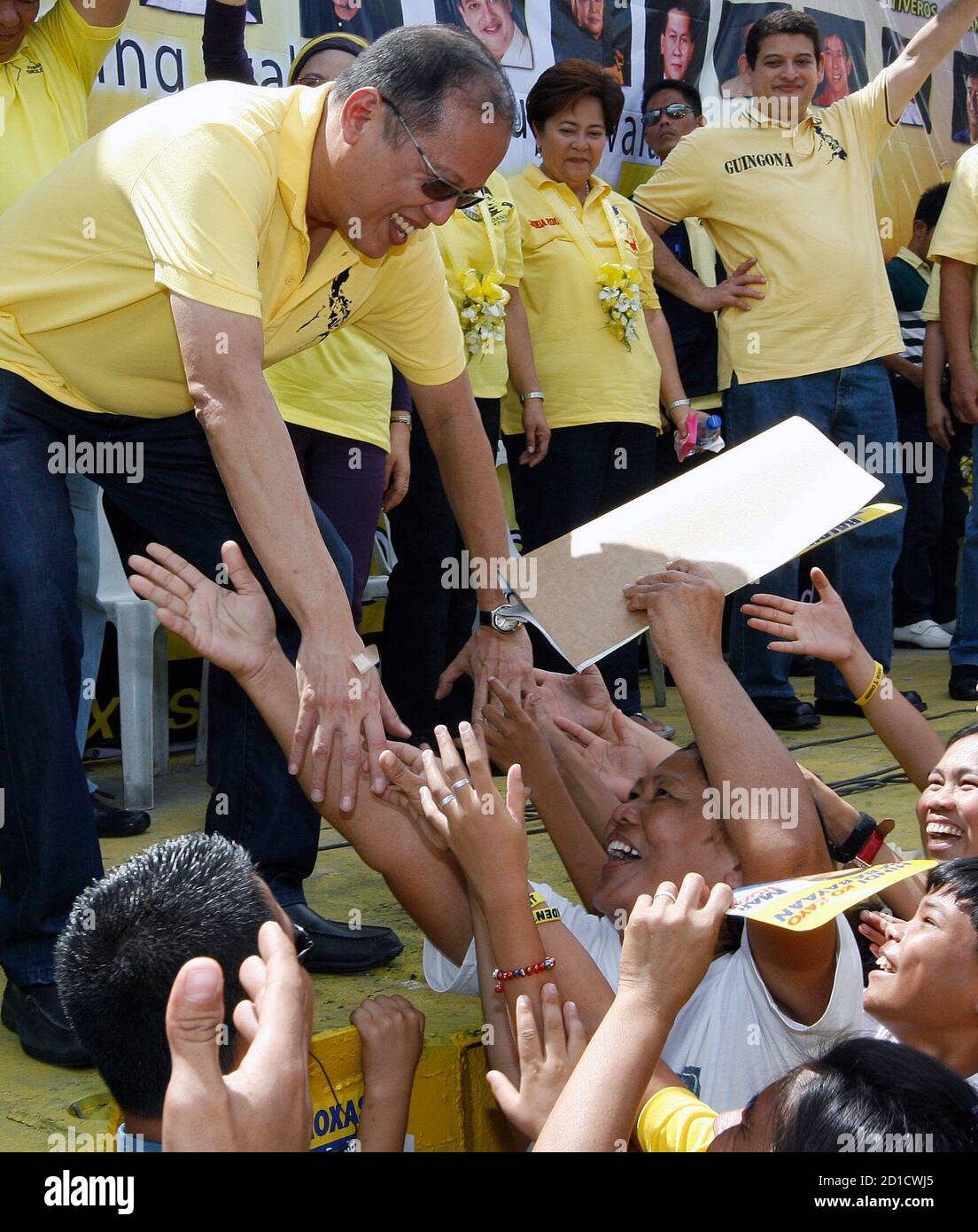 Corazon aquino rally philippines hi-res stock photography and images ...