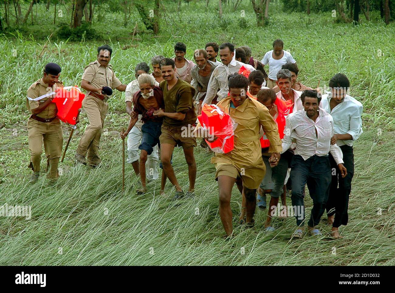 Rescue from rivers hi-res stock photography and images - Alamy