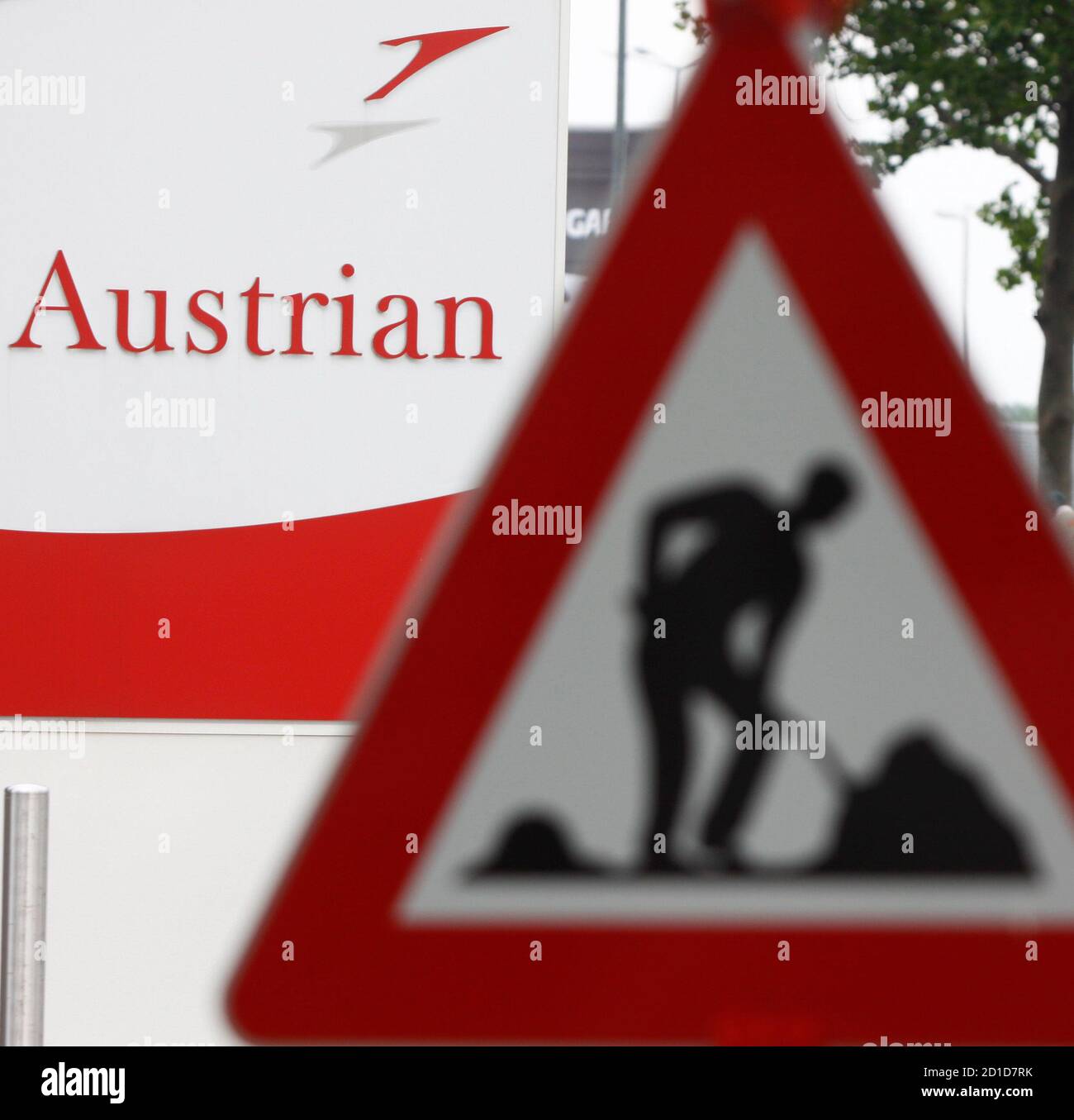 Vienna international airport logo hi-res stock photography and images ...