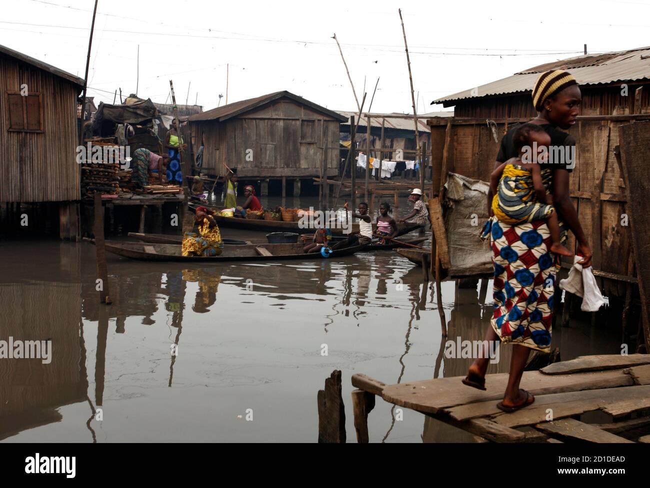 Lagos slum poverty hi-res stock photography and images - Alamy