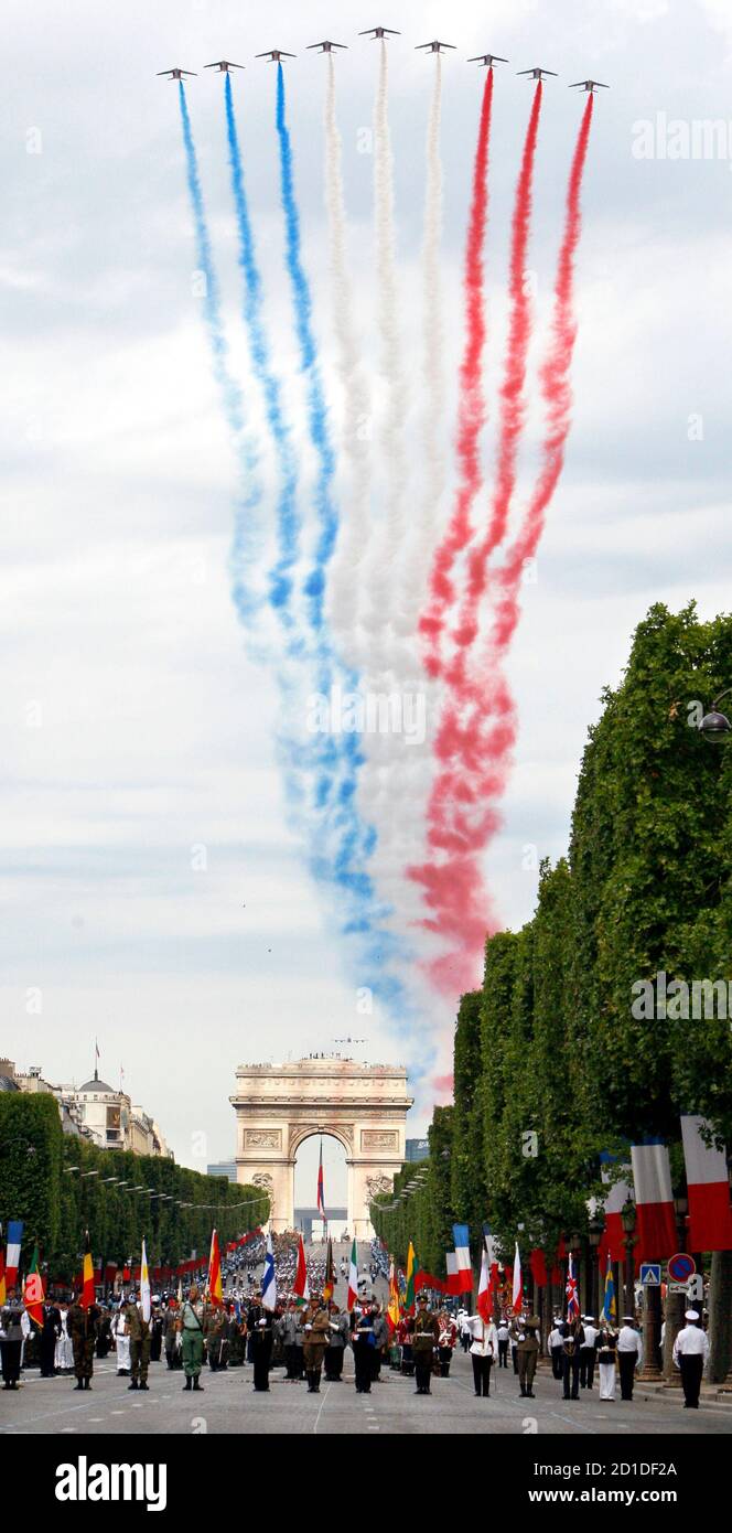 Annual bastille day celebrations hi-res stock photography and images ...