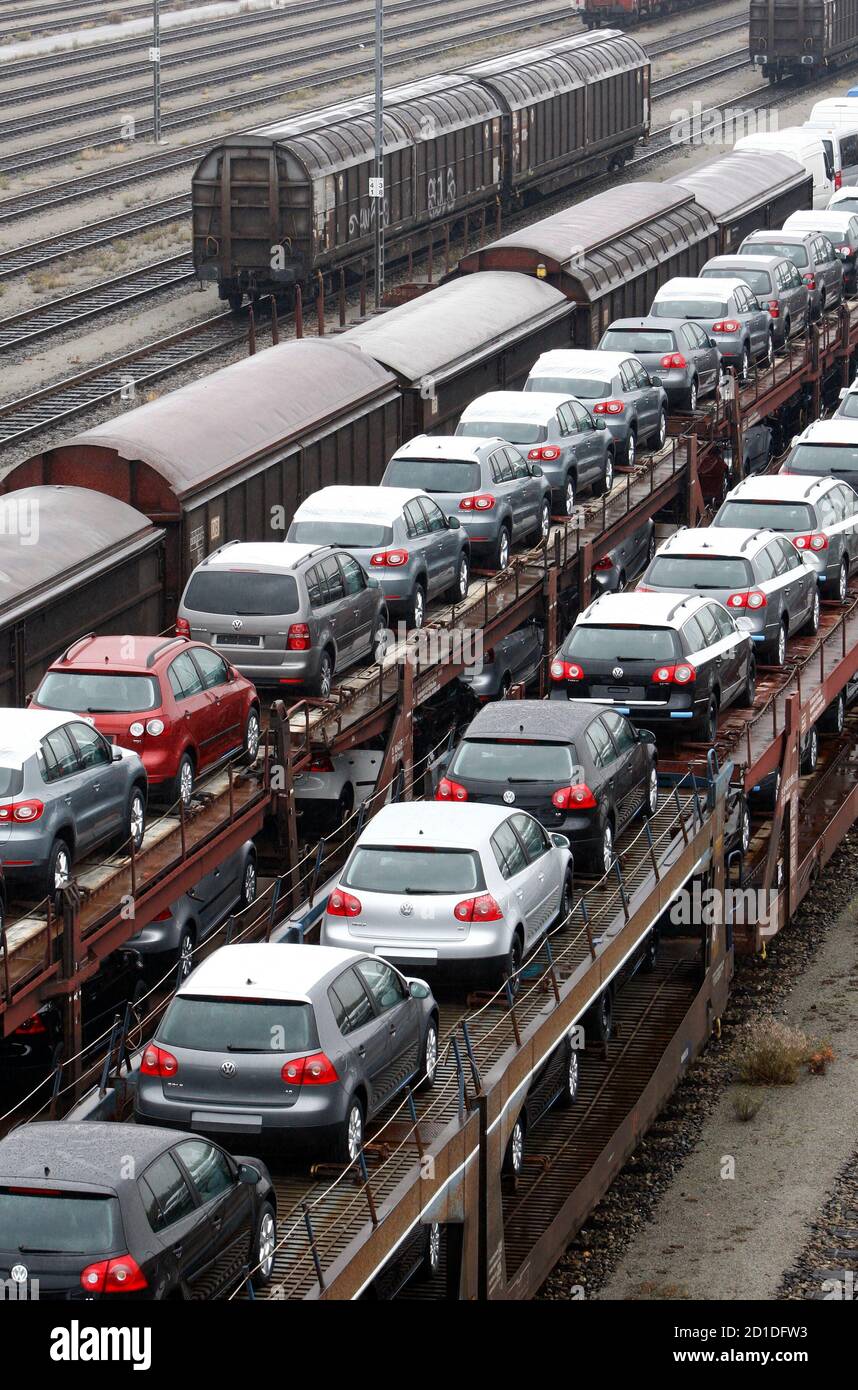 Multiple train routes hi-res stock photography and images - Alamy