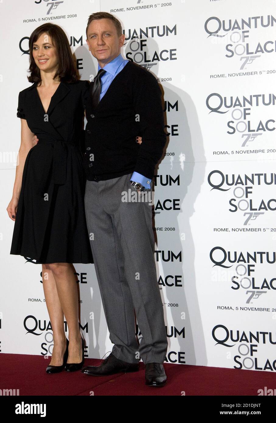 Olga kurylenko daniel craig hi-res stock photography and images - Alamy