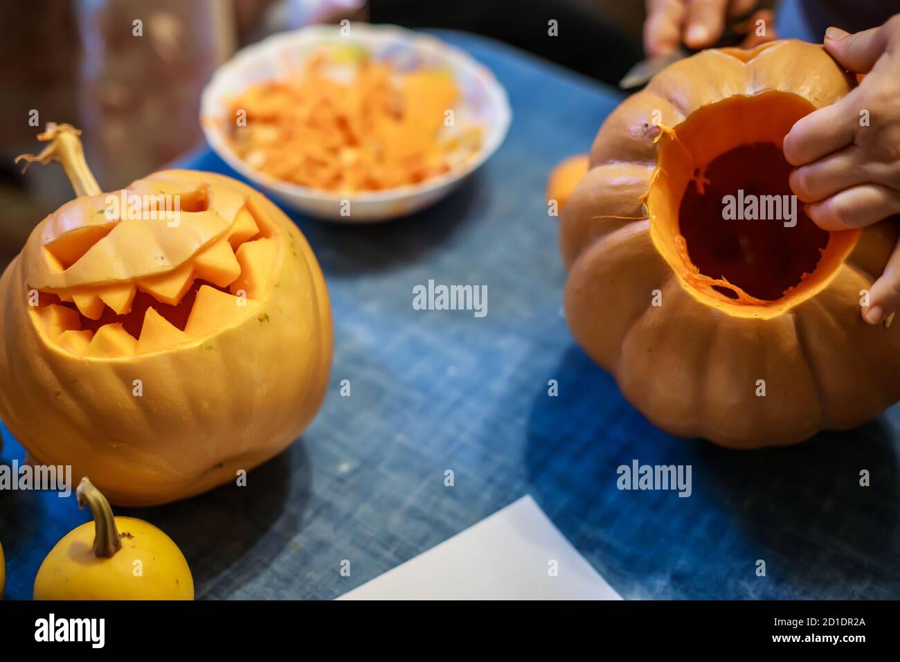 Child making scary face hi-res stock photography and images - Alamy