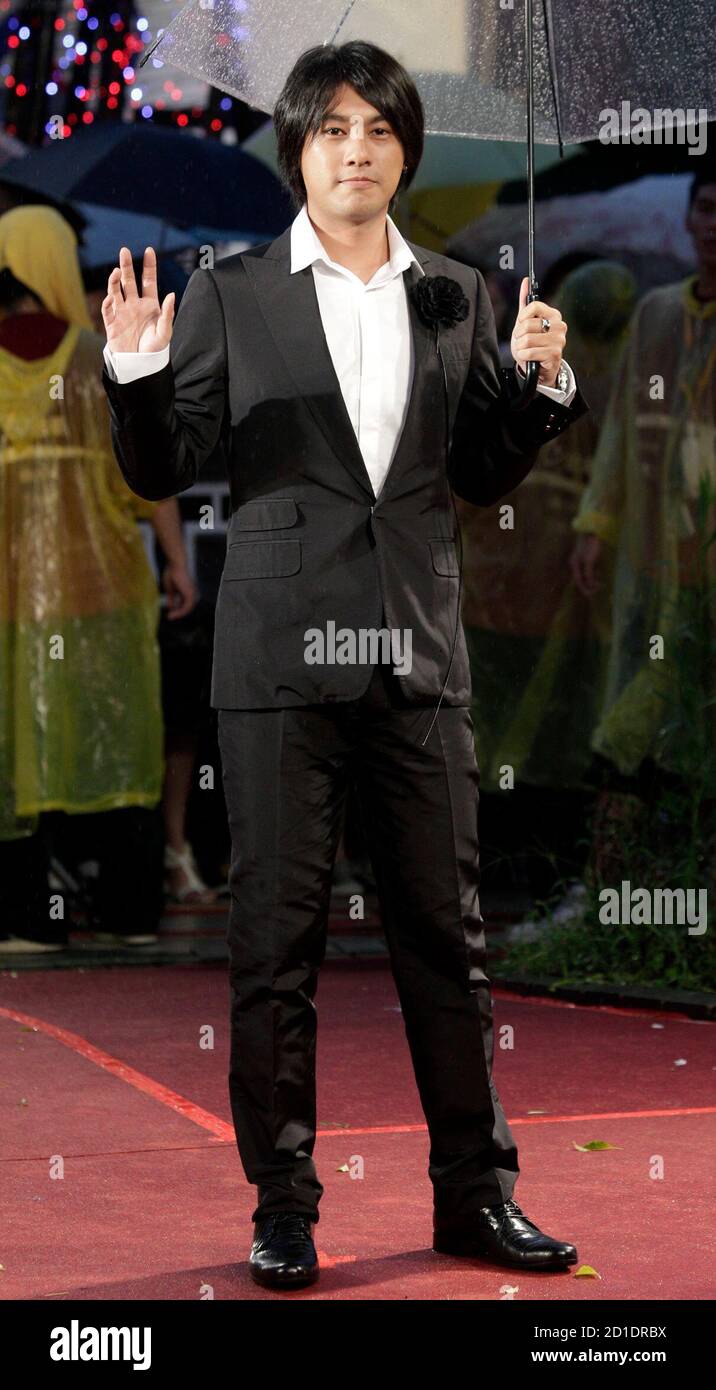 F4 band hi-res stock photography and images - Alamy