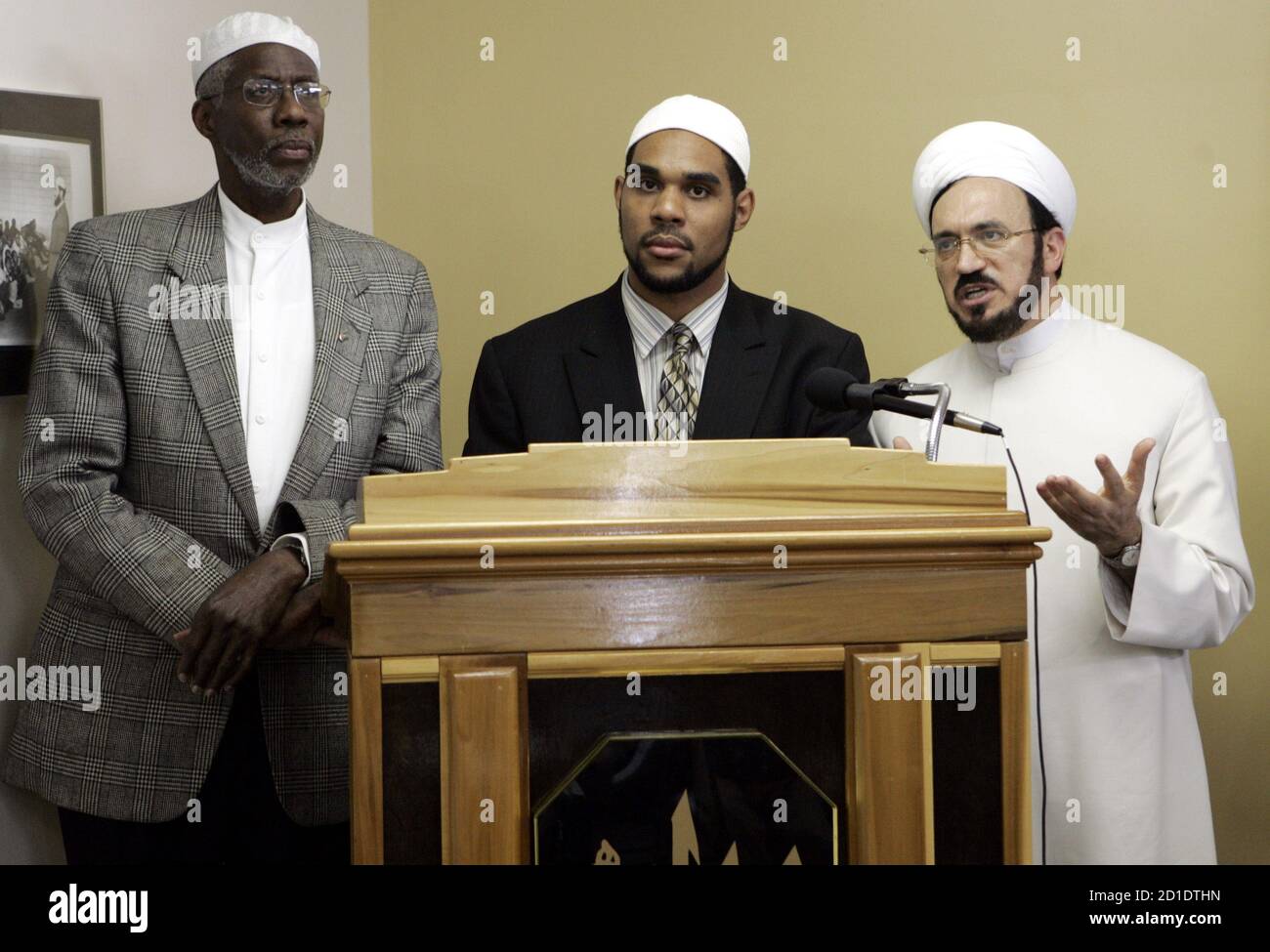 Imam in mosque america hi-res stock photography and images - Alamy