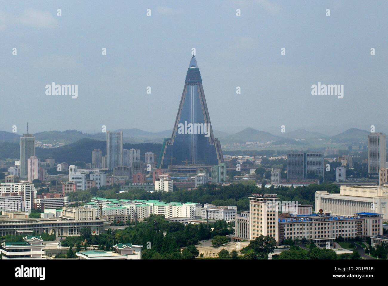 Three sided pyramid hi-res stock photography and images - Alamy