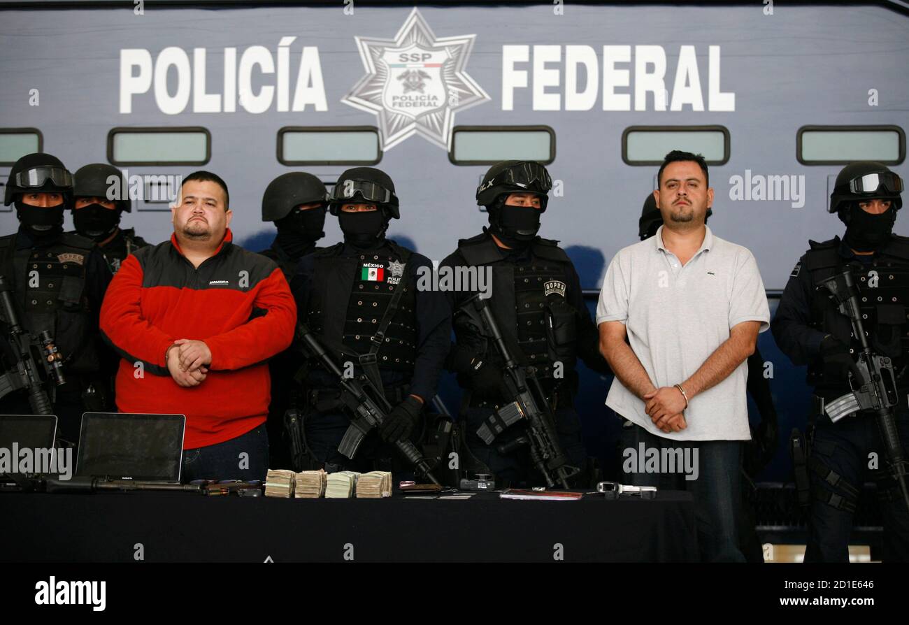 Tres letras hi-res stock photography and images - Alamy