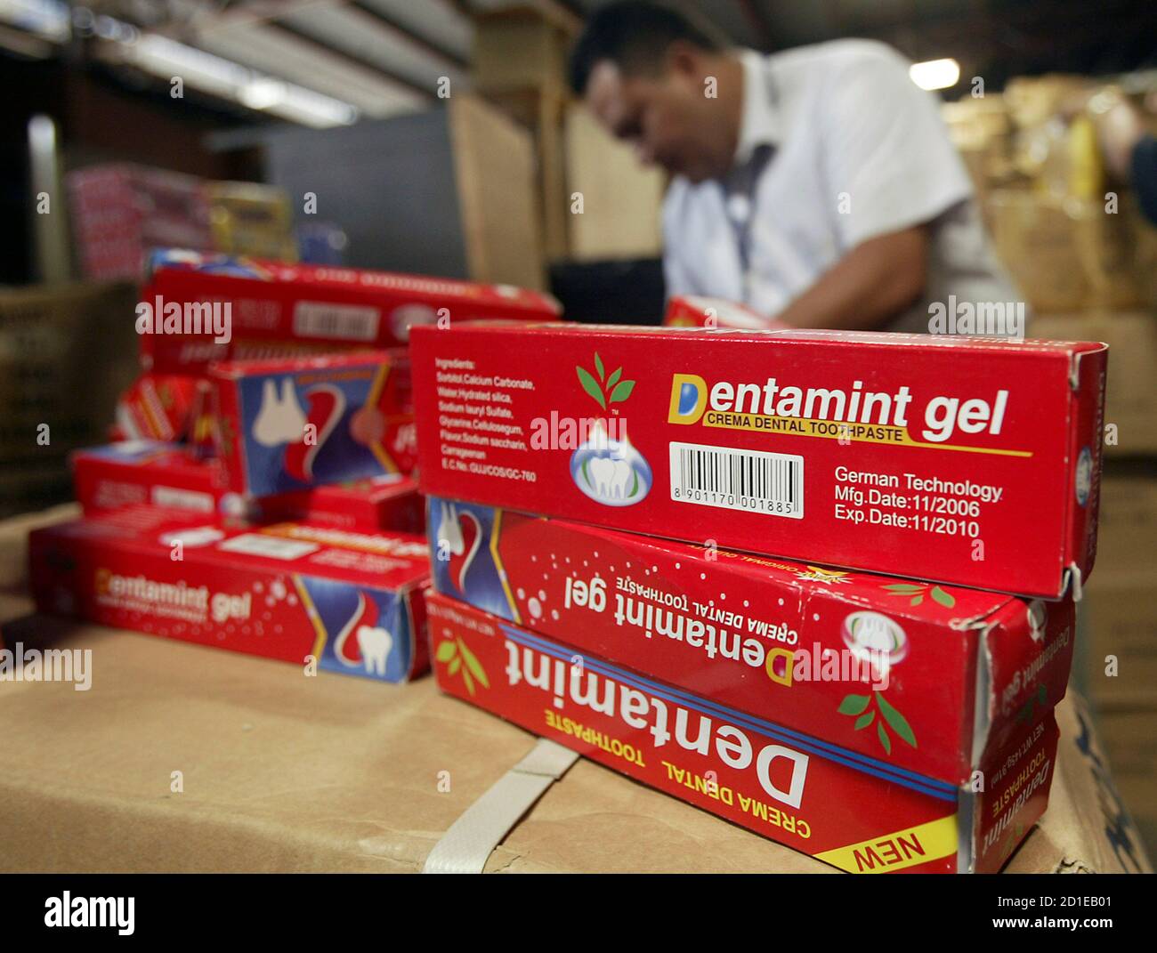 Toothpaste boxes hi-res stock photography and images - Alamy