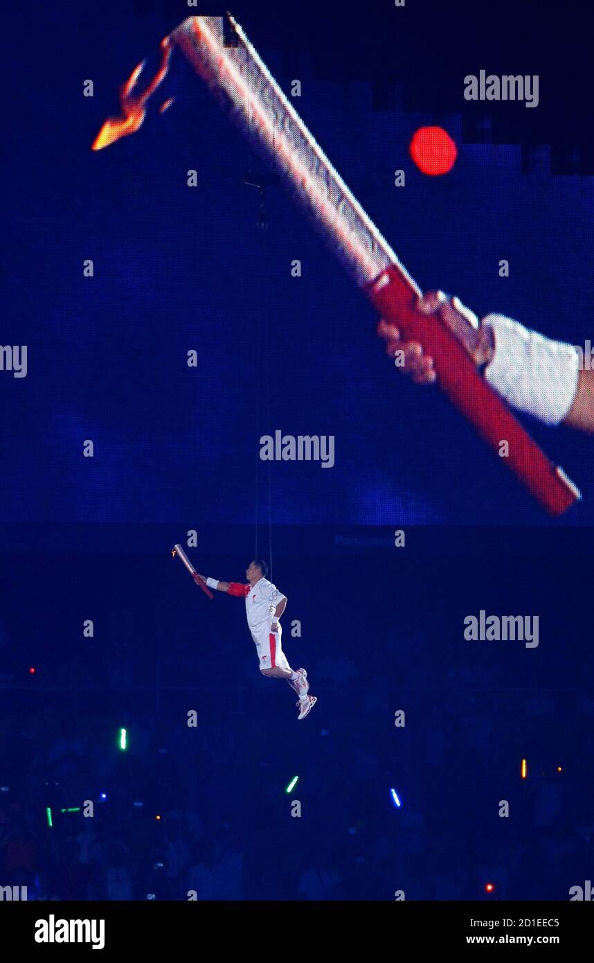 Li ning gymnast hi-res stock photography and images - Alamy