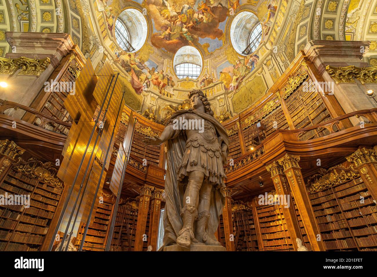 Kaiserstatue Karls VI. von Peter und Paul Strudel, Prunksaal der ...