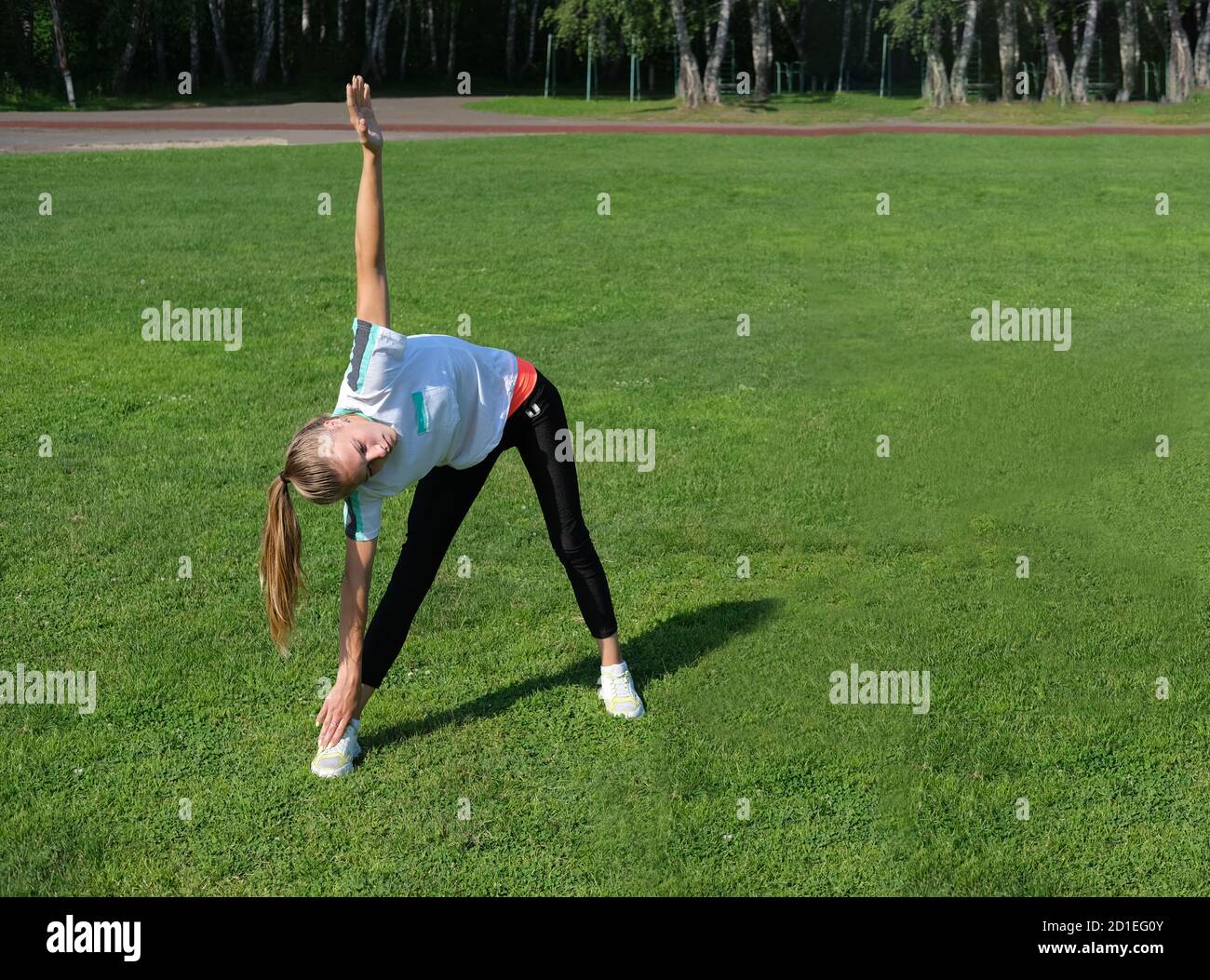 Girls doing sport at school hi-res stock photography and images - Alamy