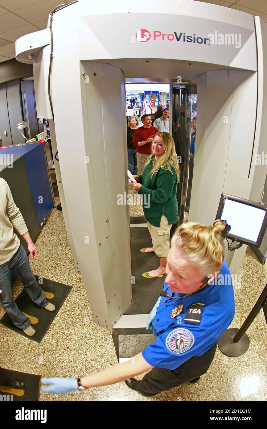 Tsa security check point hi-res stock photography and images - Alamy
