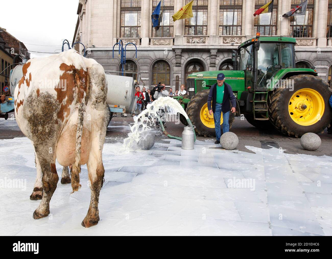 Throw away milk hi-res stock photography and images - Alamy