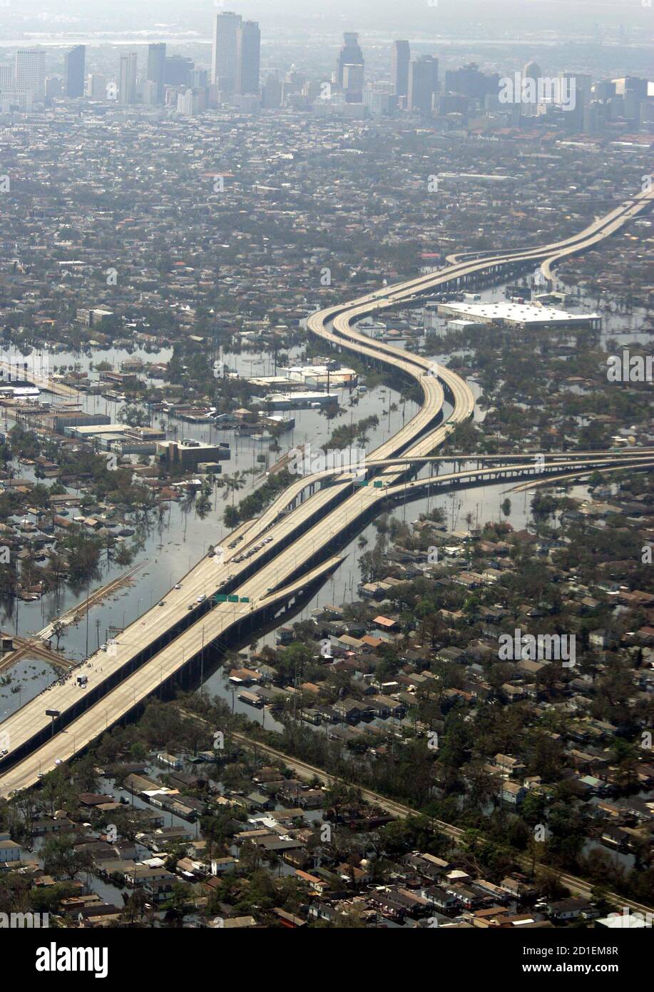 Aerial view flooding hurricane katrina hi-res stock photography and ...