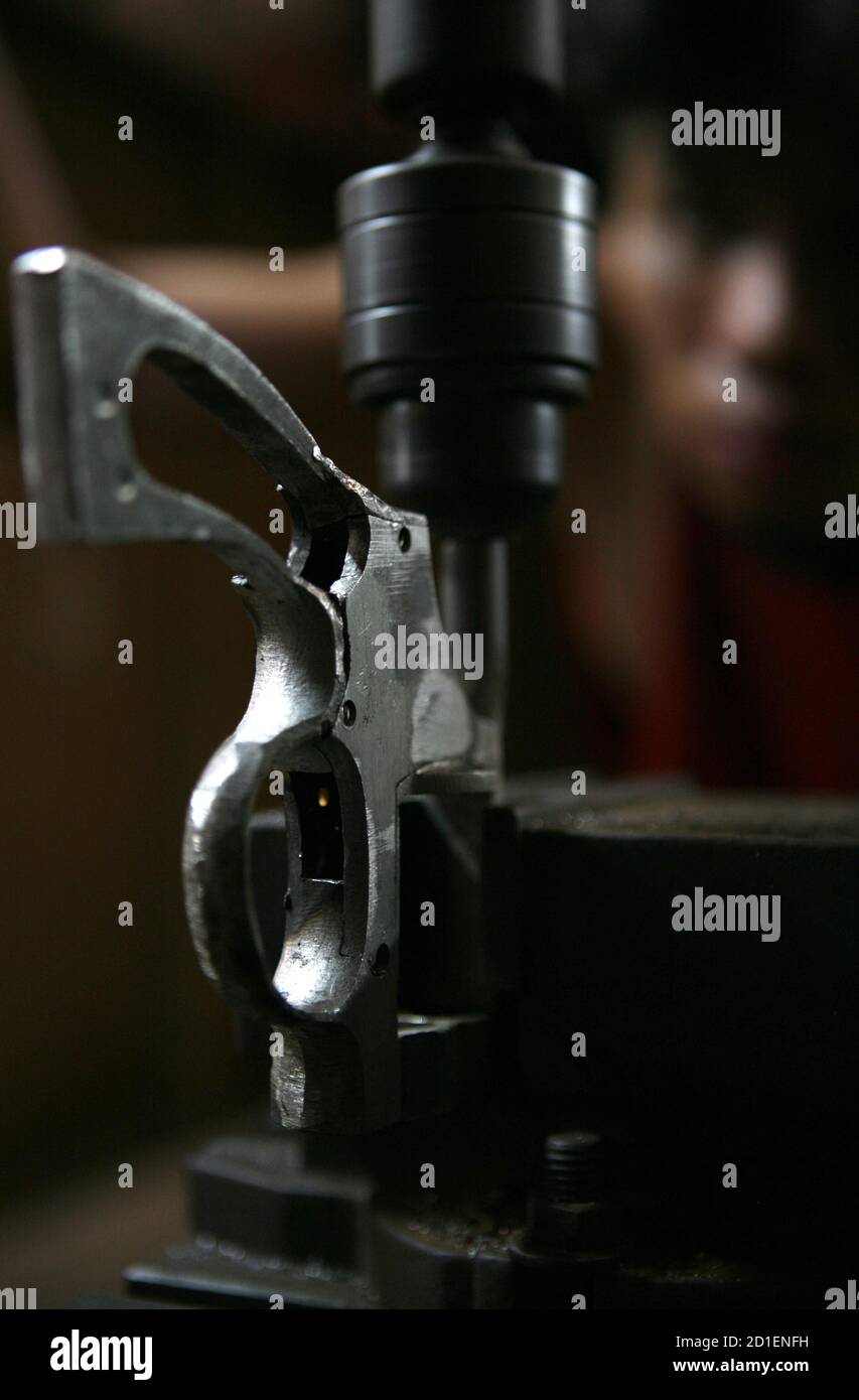 Gunsmith Factory High Resolution Stock Photography and Images - Alamy