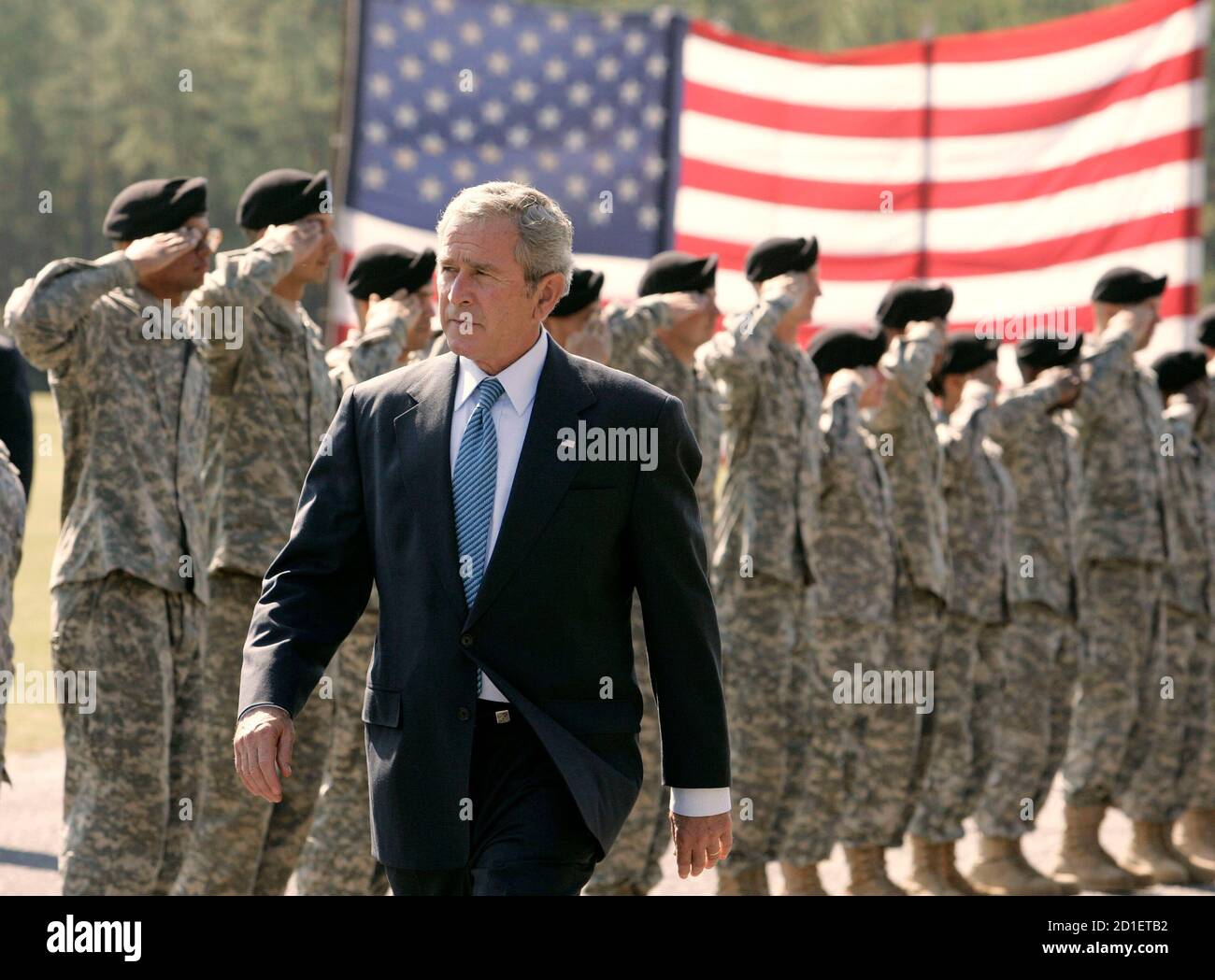 Basic combat training graduation hi-res stock photography and images ...