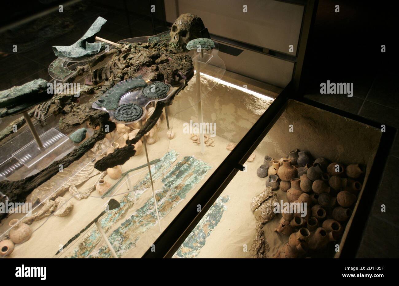 Moche warrior priest hi-res stock photography and images - Alamy