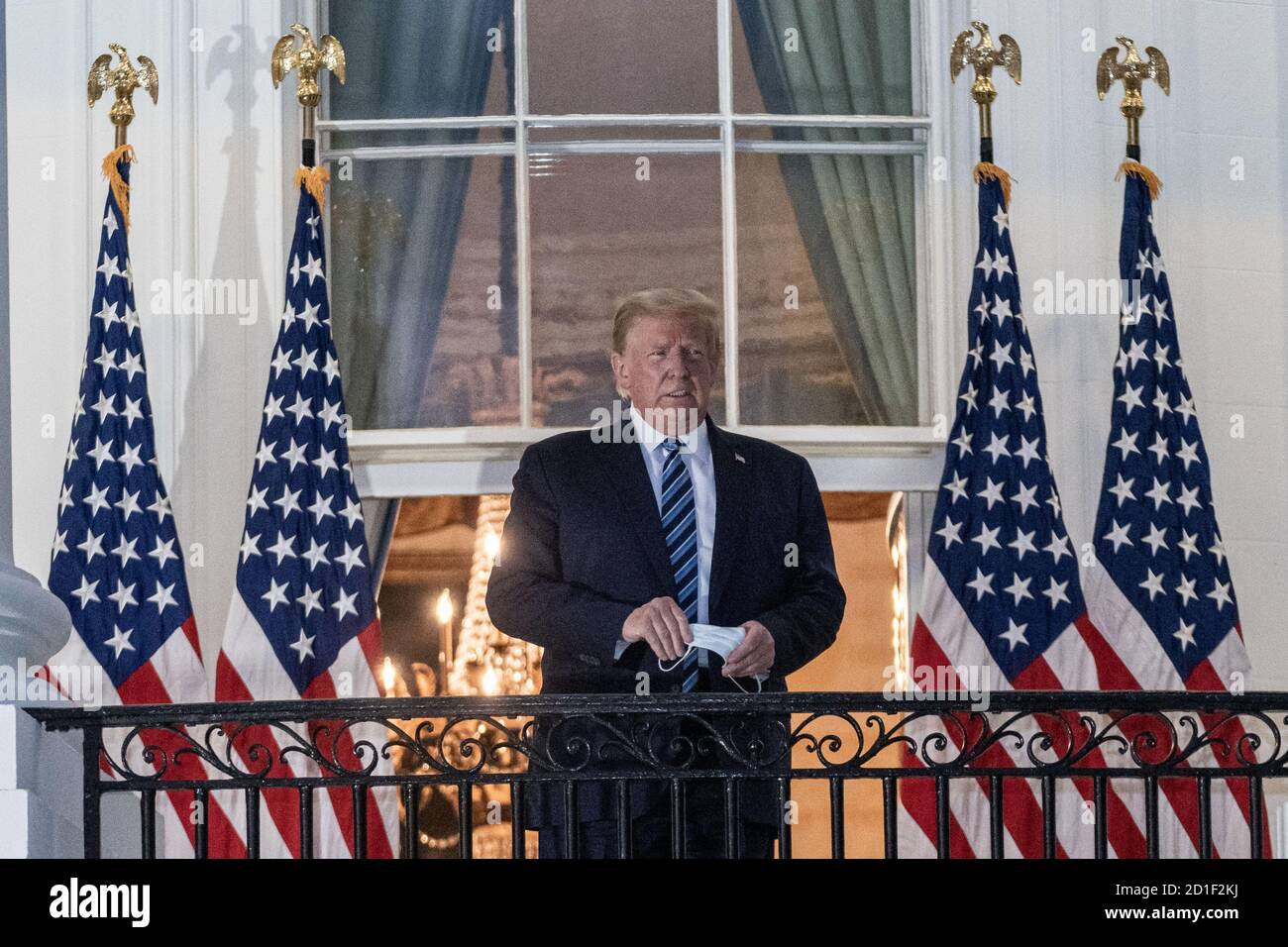 White house truman balcony hi-res stock photography and images - Alamy
