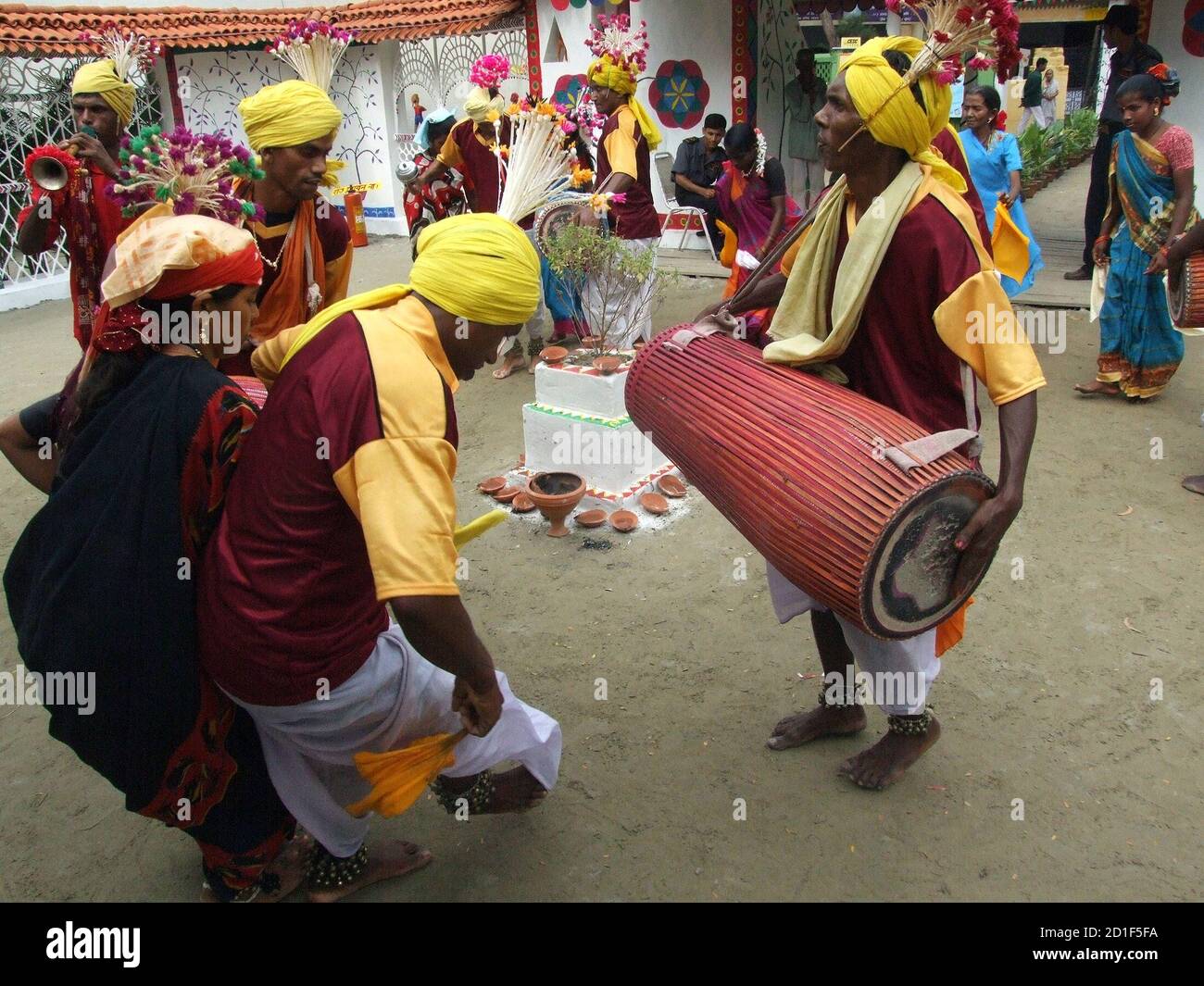 Dance Chhattisgarh India Asia High Resolution Stock Photography and ...