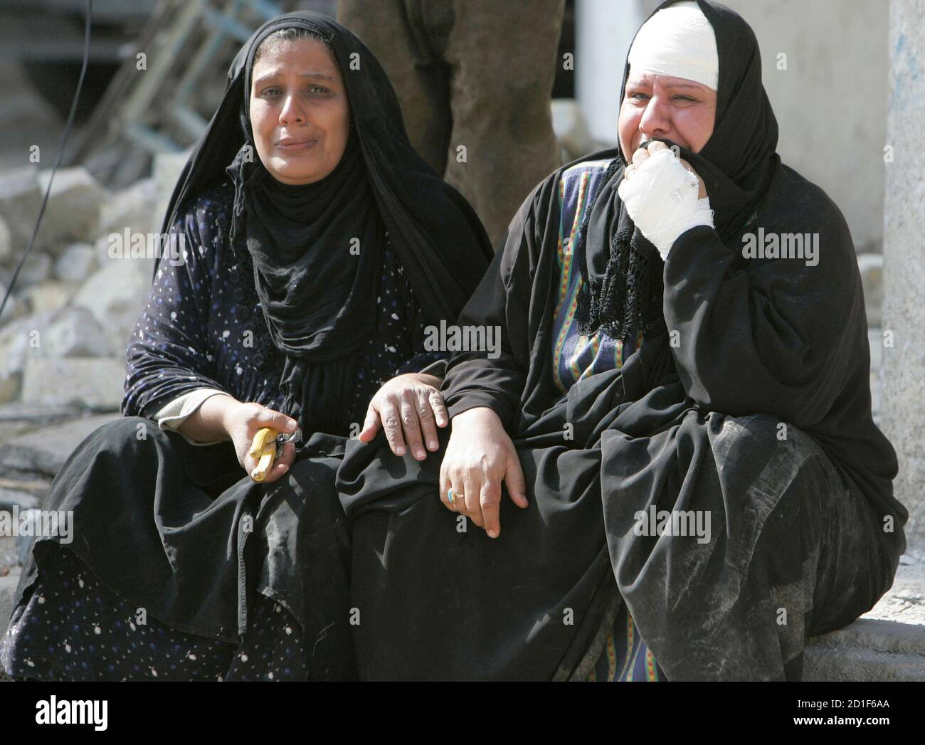 Crying women in car hi-res stock photography and images - Alamy