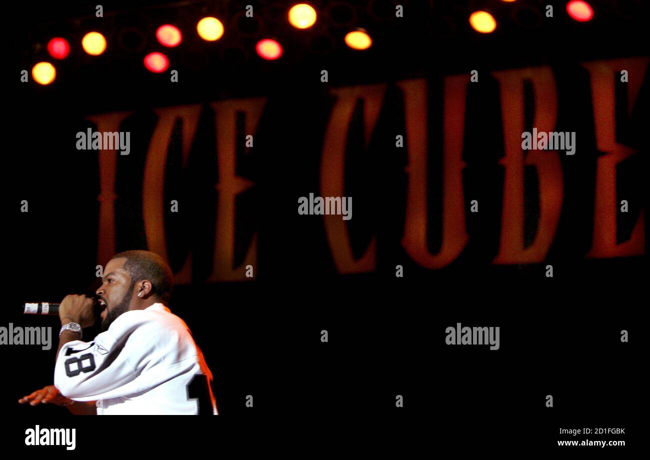 Ice Cube Rapper High Resolution Stock Photography and Images - Alamy