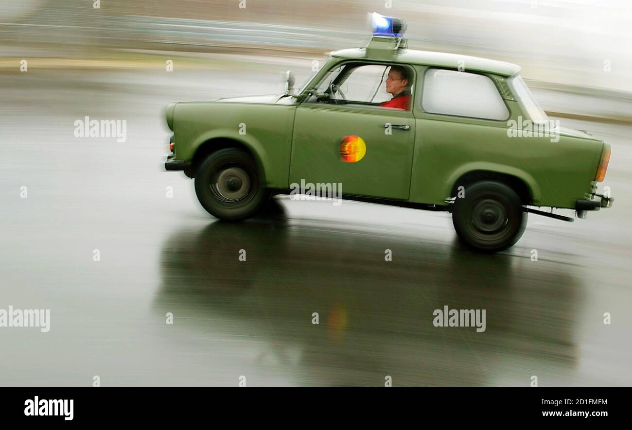 Motorsport assembly hi-res stock photography and images - Alamy