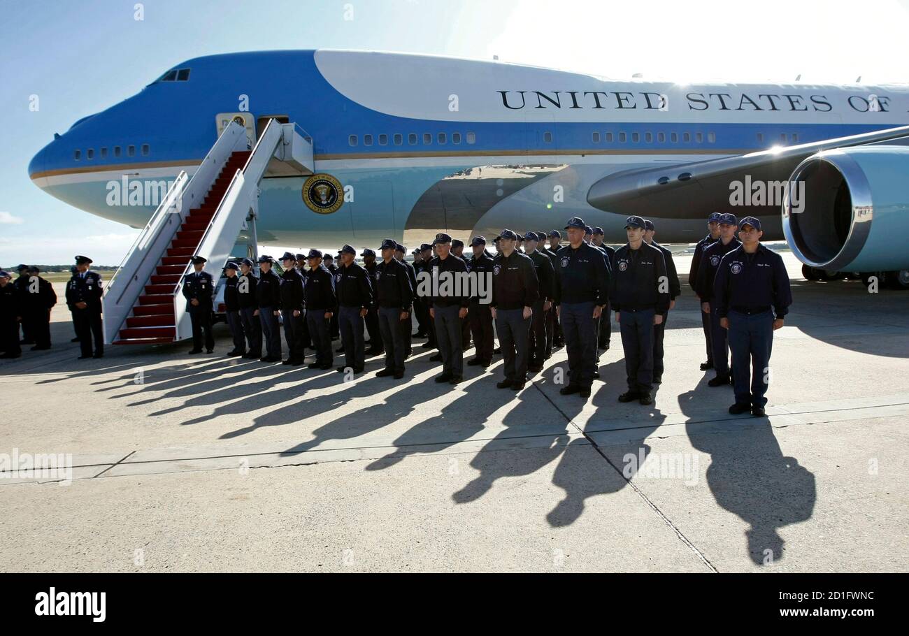 Air force one crew members hi-res stock photography and images - Alamy